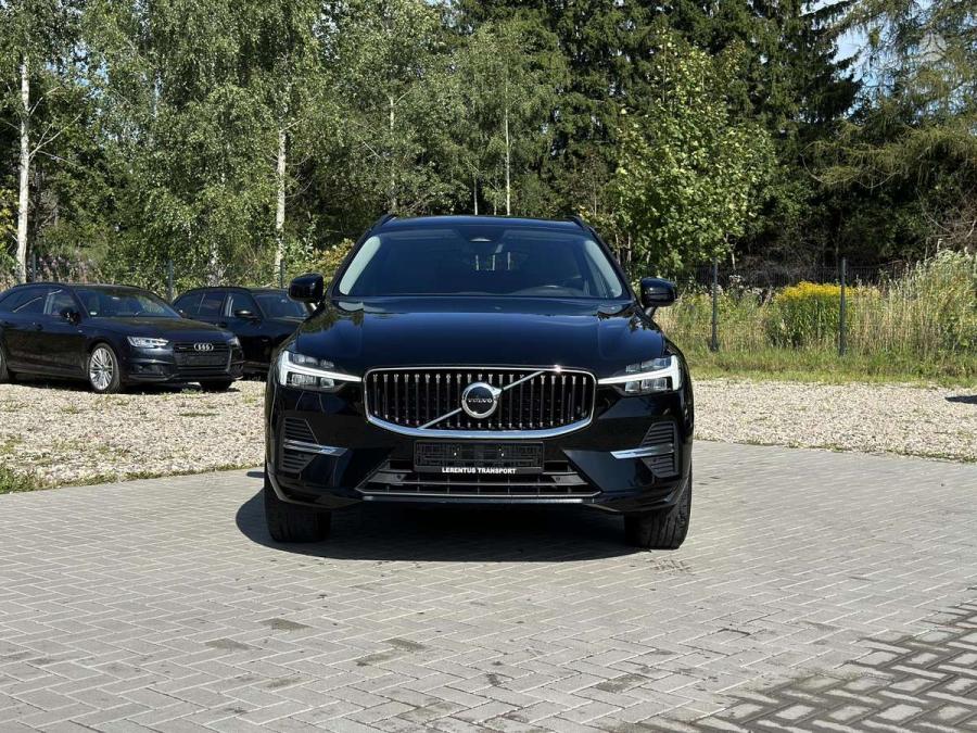 Black Volvo XC60 2021 in Vilnius, with an engine capacity of 2.00 L and mileage of 116 thousand km for 27500 €, photo 4 on AUTOMOTO.COM.LV