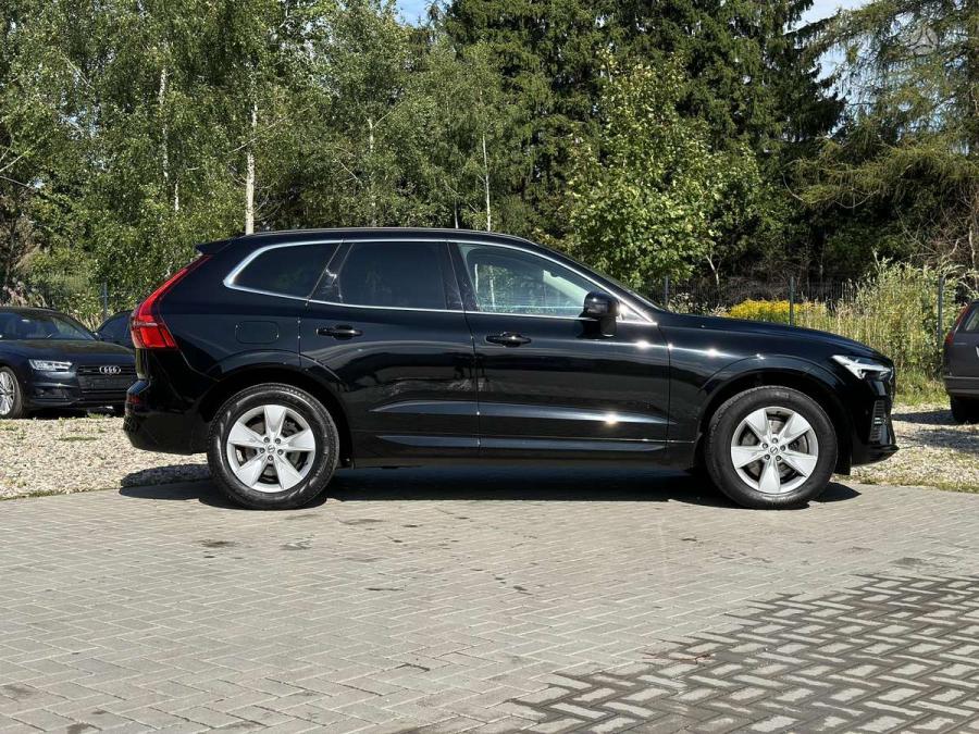 Black Volvo XC60 2021 in Vilnius, with an engine capacity of 2.00 L and mileage of 116 thousand km for 27500 €, photo 5 on AUTOMOTO.COM.LV