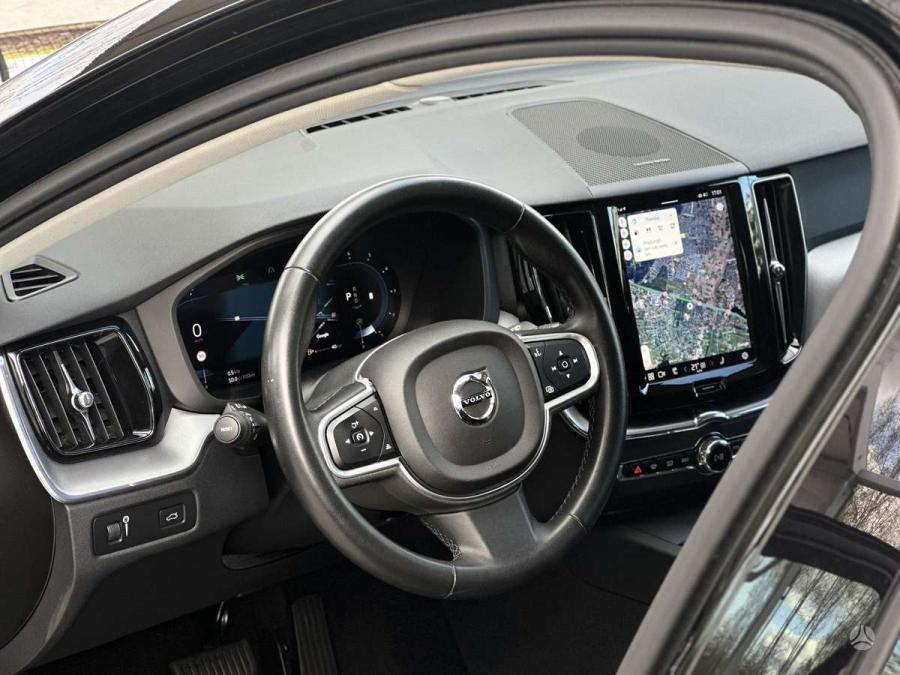 Black Volvo XC60 2021 in Vilnius, with an engine capacity of 2.00 L and mileage of 116 thousand km for 27500 €, photo 16 on AUTOMOTO.COM.LV