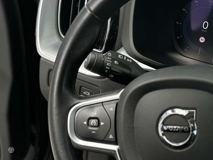 Black Volvo XC60 2021 in Vilnius, with an engine capacity of 2.00 L and mileage of 116 thousand km for 27500 €, photo 18 on AUTOMOTO.COM.LV