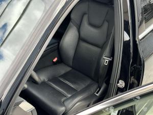 Black Volvo XC60 2021 in Vilnius, with an engine capacity of 2.00 L and mileage of 116 thousand km for 27500 €, photo 29 on AUTOMOTO.COM.LV