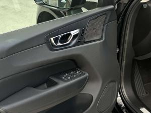 Black Volvo XC60 2021 in Vilnius, with an engine capacity of 2.00 L and mileage of 116 thousand km for 27500 €, photo 31 on AUTOMOTO.COM.LV