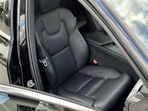 Black Volvo XC60 2021 in Vilnius, with an engine capacity of 2.00 L and mileage of 116 thousand km for 27500 €, photo 35 on AUTOMOTO.COM.LV