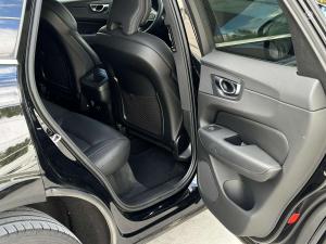 Black Volvo XC60 2021 in Vilnius, with an engine capacity of 2.00 L and mileage of 116 thousand km for 27500 €, photo 38 on AUTOMOTO.COM.LV