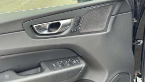 Melns Volvo XC60 2021 Viļņa, ar dzinēja tilpumu 1.97 L un nobraukumu 78 tūkst. km par 26000 €, foto 7 vietnē AUTOMOTO.COM.LV
