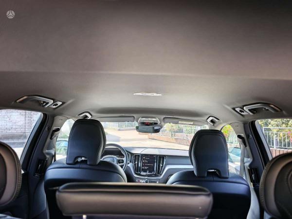 Black Volvo XC60 2021 in Taurage, with an engine capacity of 1.97 L and mileage of 245 thousand km for 18900 €, photo 11 on AUTOMOTO.COM.LV