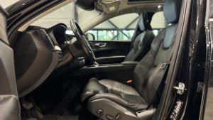 Black Volvo XC60 2021 in Riga, with an engine capacity of 2.00 L and mileage of 101 thousand km for 30490 €, photo 9 on AUTOMOTO.COM.LV
