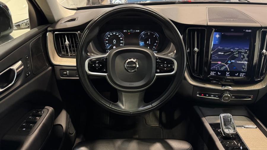 Black Volvo XC60 2021 in Riga, with an engine capacity of 2.00 L and mileage of 101 thousand km for 30490 €, photo 12 on AUTOMOTO.COM.LV