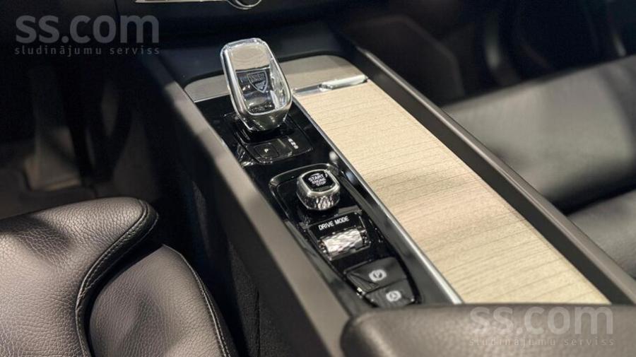 Melns Volvo XC60 2021 Rīga, ar dzinēja tilpumu 2.00 L un nobraukumu 101 tūkst. km par 30490 €, foto 14 vietnē AUTOMOTO.COM.LV
