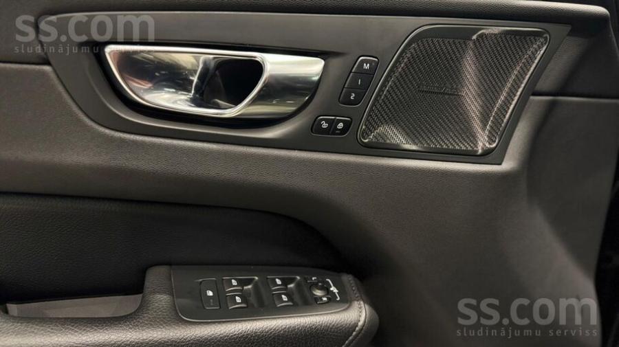 Melns Volvo XC60 2021 Rīga, ar dzinēja tilpumu 2.00 L un nobraukumu 101 tūkst. km par 30490 €, foto 28 vietnē AUTOMOTO.COM.LV