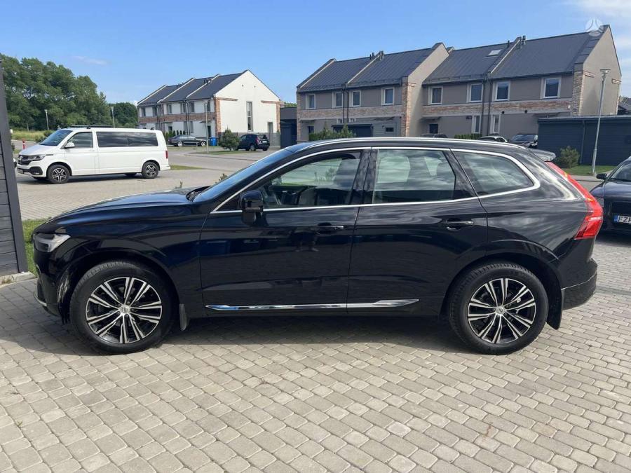 Melns Volvo XC60 2022 Klaipėda, ar dzinēja tilpumu 1.97 L un nobraukumu 67 tūkst. km par 35900 €, foto 3 vietnē AUTOMOTO.COM.LV
