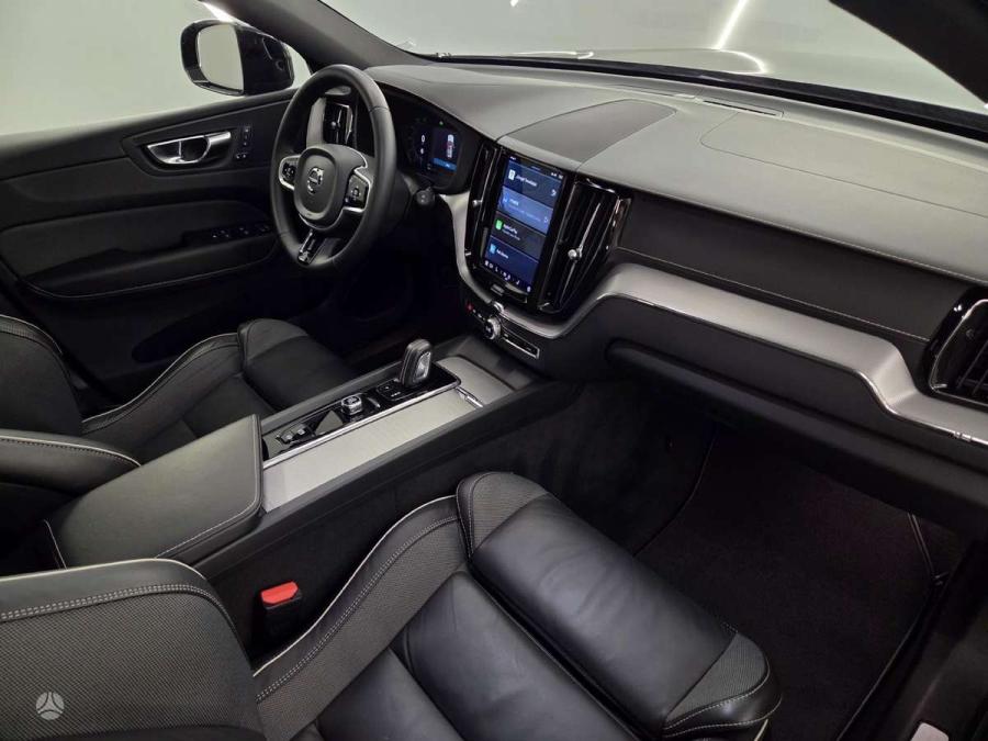 Melns Volvo XC60 2022 Marijampole, ar dzinēja tilpumu 1.97 L un nobraukumu 96 tūkst. km par 31500 €, foto 6 vietnē AUTOMOTO.COM.LV