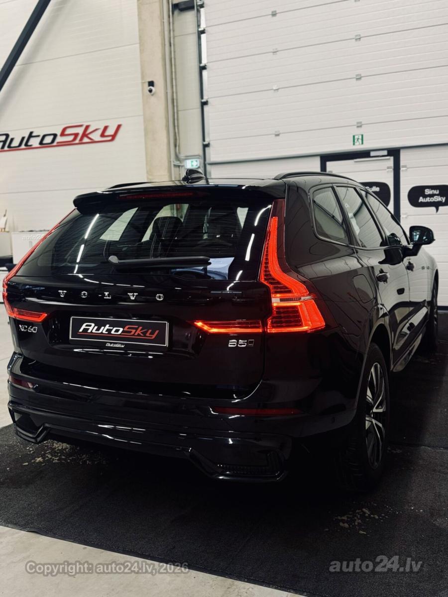 Black Volvo XC60 2022 in Tallinn, with an engine capacity of 2.00 L and mileage of 39 thousand km for 46900 €, photo 3 on AUTOMOTO.COM.LV