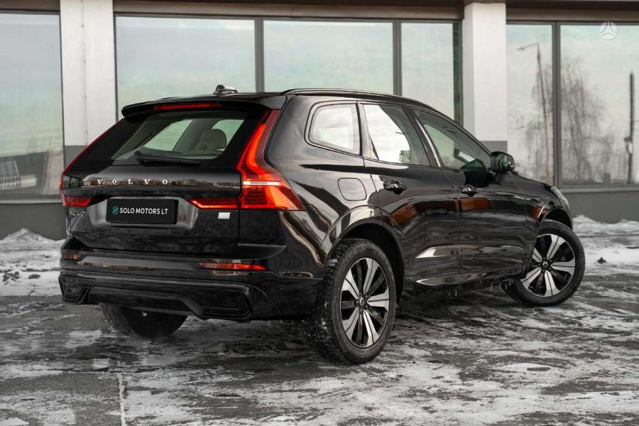 Melns Volvo XC60 2022 Viļņa, ar dzinēja tilpumu 1.97 L un nobraukumu 68 tūkst. km par 35550 €, foto 4 vietnē AUTOMOTO.COM.LV