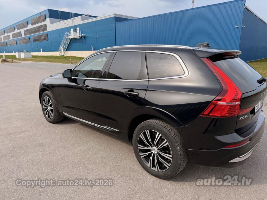 Black Volvo XC60 2022 in Tallinn, with an engine capacity of 2.00 L and mileage of 115 thousand km for 36700 €, photo 5 on AUTOMOTO.COM.LV