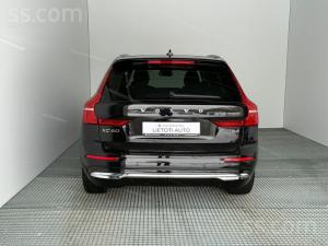 Black Volvo XC60 2022 in Riga, with an engine capacity of 2.00 L and mileage of 118 thousand km for 34990 €, photo 5 on AUTOMOTO.COM.LV