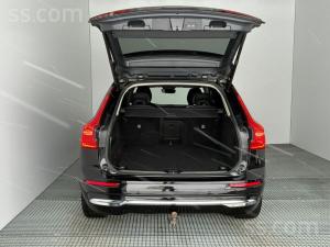 Black Volvo XC60 2022 in Riga, with an engine capacity of 2.00 L and mileage of 118 thousand km for 34990 €, photo 6 on AUTOMOTO.COM.LV