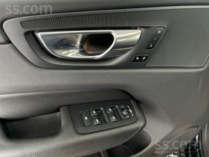 Black Volvo XC60 2022 in Riga, with an engine capacity of 2.00 L and mileage of 118 thousand km for 34990 €, photo 9 on AUTOMOTO.COM.LV