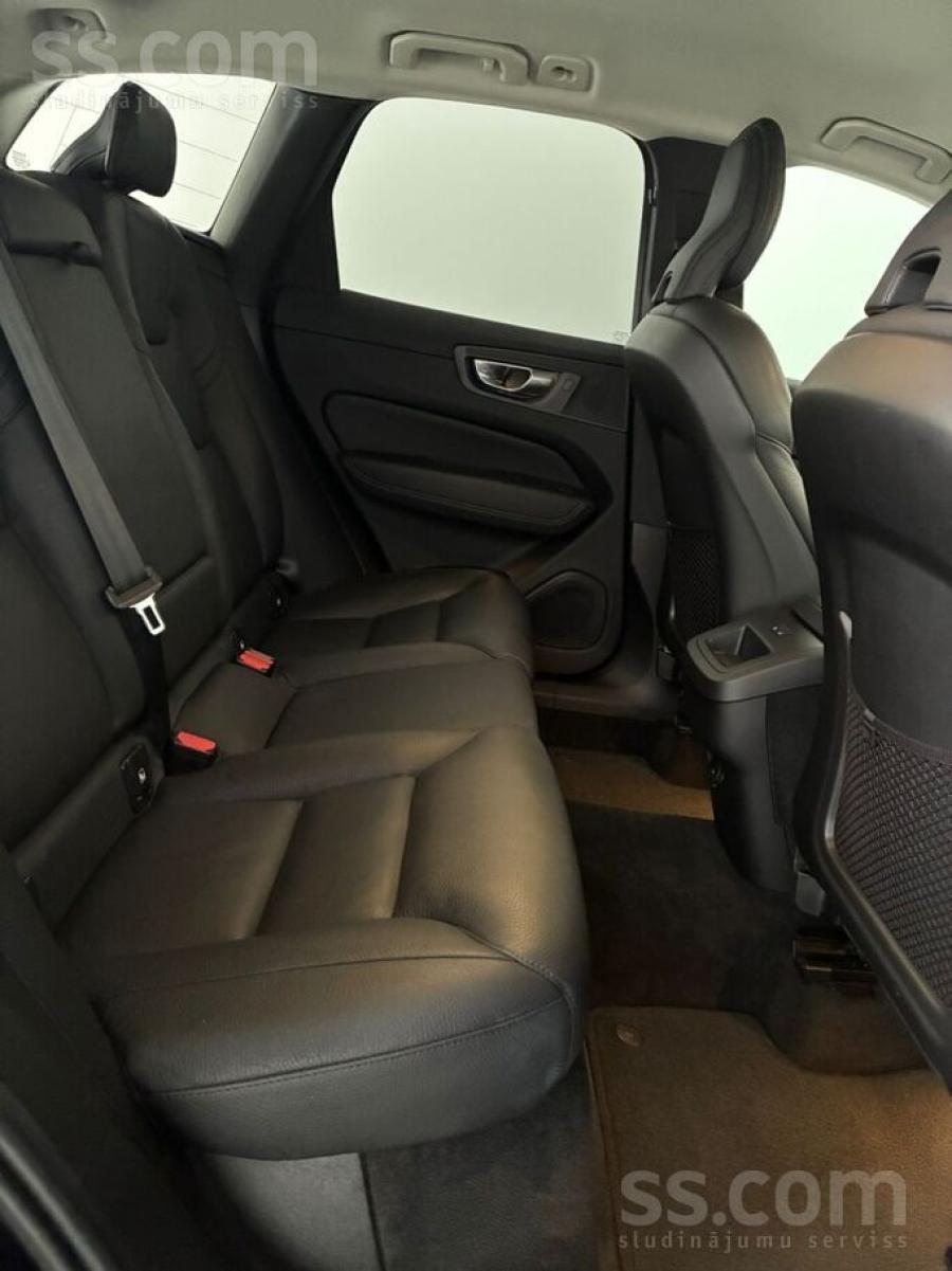 Black Volvo XC60 2022 in Riga, with an engine capacity of 2.00 L and mileage of 118 thousand km for 34990 €, photo 21 on AUTOMOTO.COM.LV