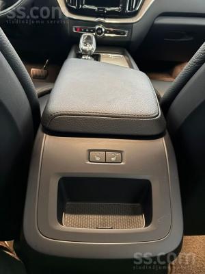 Black Volvo XC60 2022 in Riga, with an engine capacity of 2.00 L and mileage of 118 thousand km for 34990 €, photo 22 on AUTOMOTO.COM.LV