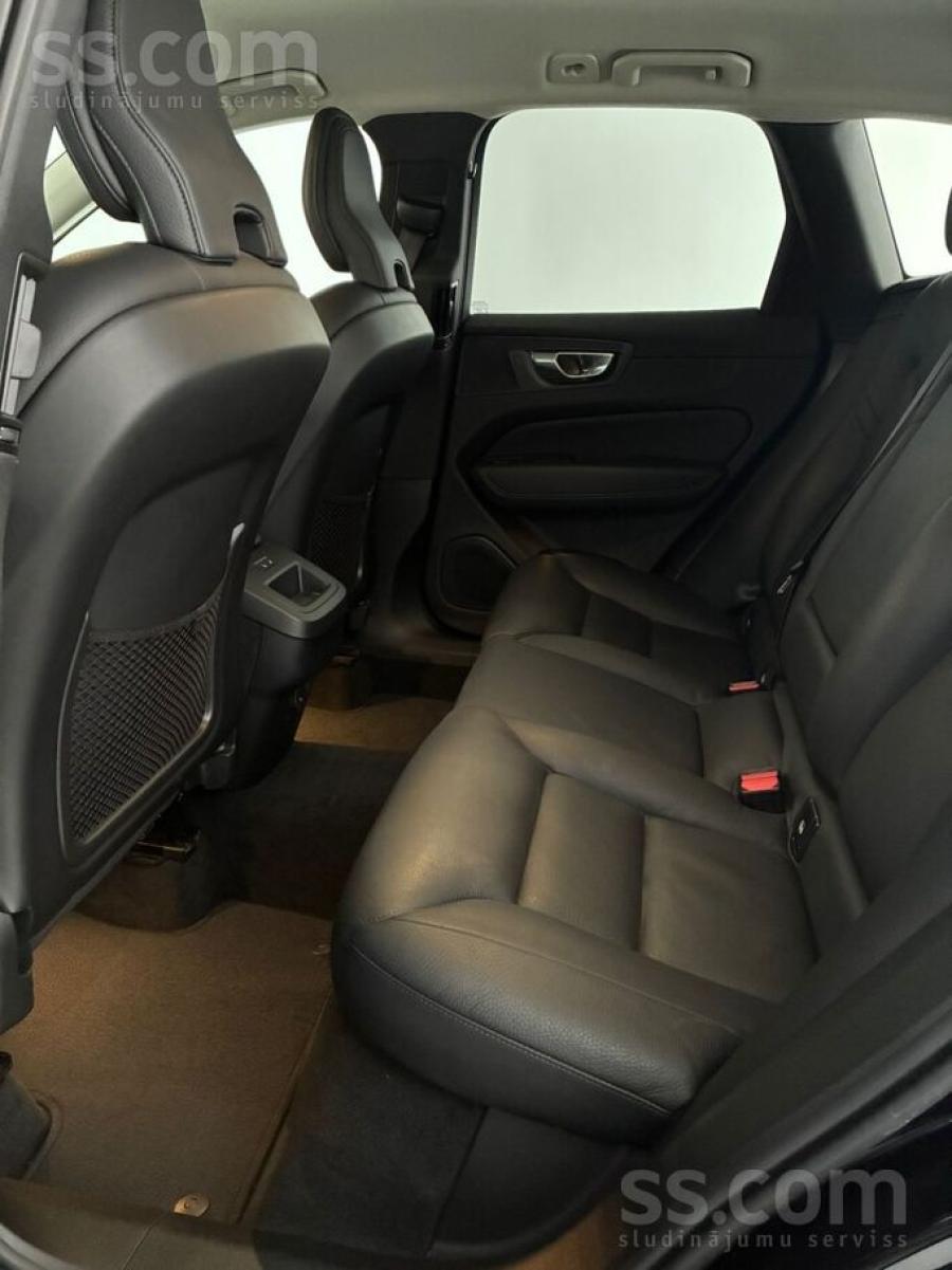 Black Volvo XC60 2022 in Riga, with an engine capacity of 2.00 L and mileage of 118 thousand km for 34990 €, photo 23 on AUTOMOTO.COM.LV