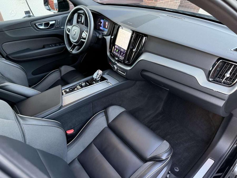 Melns Volvo XC60 2022 Šauļi, ar dzinēja tilpumu 1.97 L un nobraukumu 206 tūkst. km par 30900 €, foto 24 vietnē AUTOMOTO.COM.LV