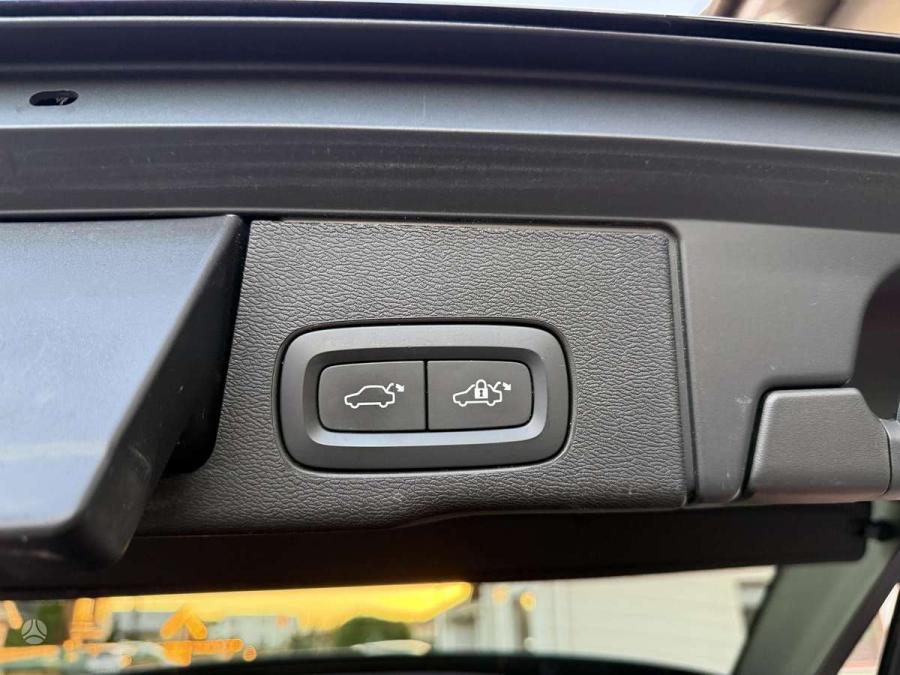 Melns Volvo XC60 2022 Šauļi, ar dzinēja tilpumu 1.97 L un nobraukumu 206 tūkst. km par 30900 €, foto 30 vietnē AUTOMOTO.COM.LV