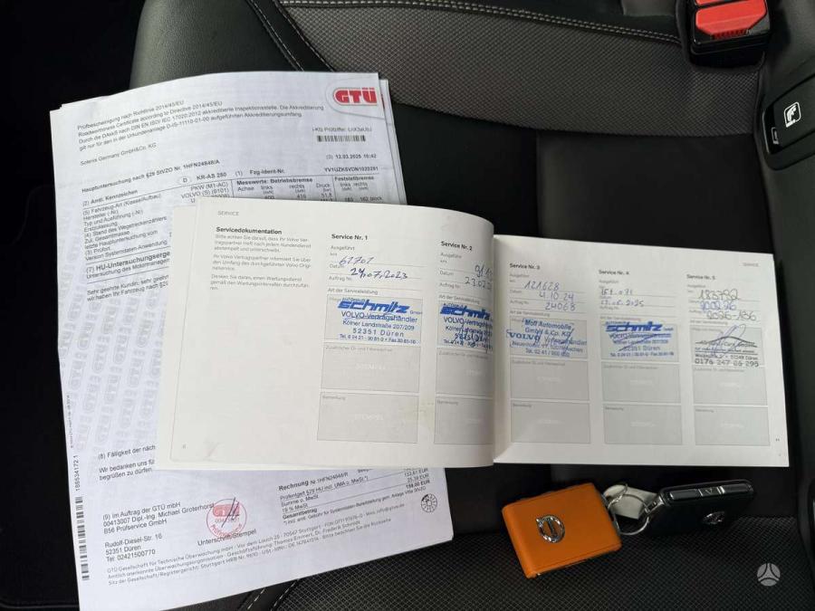 Black Volvo XC60 2022 in Siauliai, with an engine capacity of 1.97 L and mileage of 186 thousand km for 29500 €, photo 33 on AUTOMOTO.COM.LV