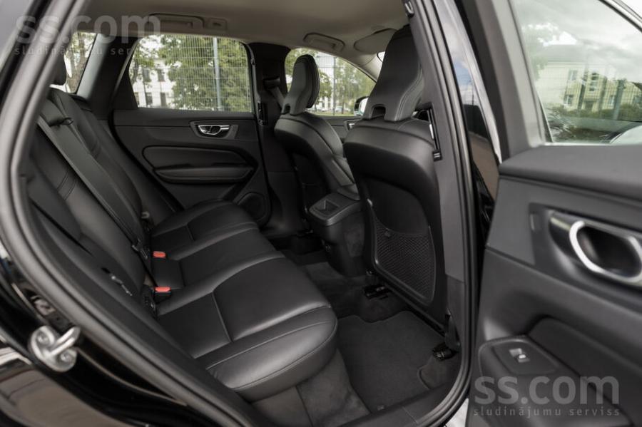 Black Volvo XC60 2022 in Riga, with an engine capacity of 2.00 L and mileage of 208 thousand km for 23900 €, photo 11 on AUTOMOTO.COM.LV