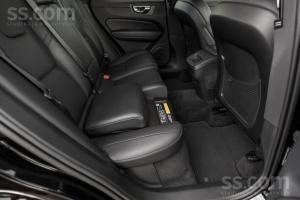 Black Volvo XC60 2022 in Riga, with an engine capacity of 2.00 L and mileage of 208 thousand km for 23900 €, photo 12 on AUTOMOTO.COM.LV