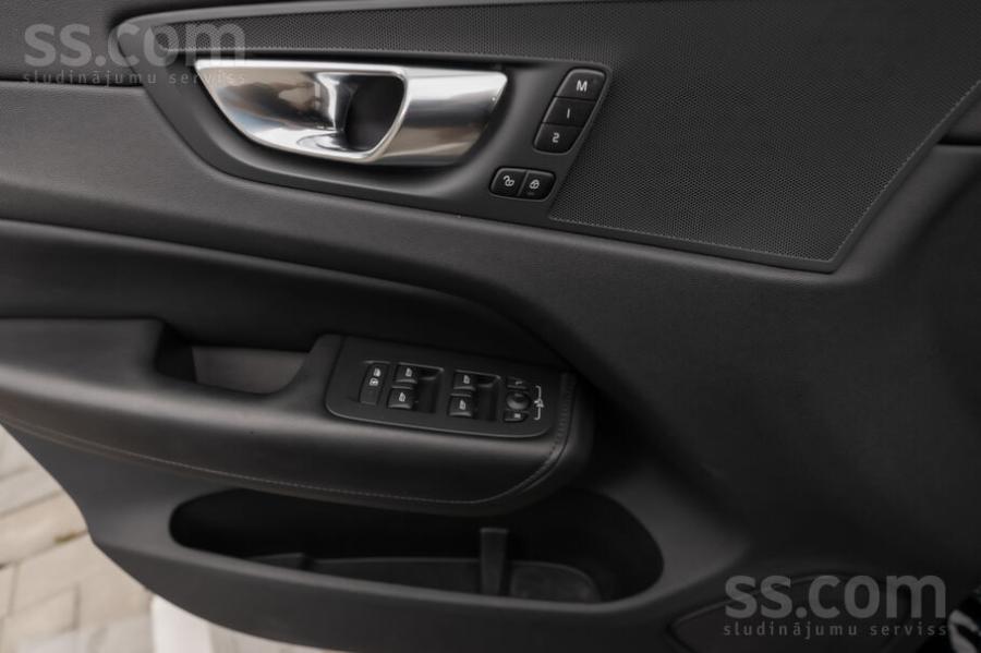 Black Volvo XC60 2022 in Riga, with an engine capacity of 2.00 L and mileage of 208 thousand km for 23900 €, photo 23 on AUTOMOTO.COM.LV