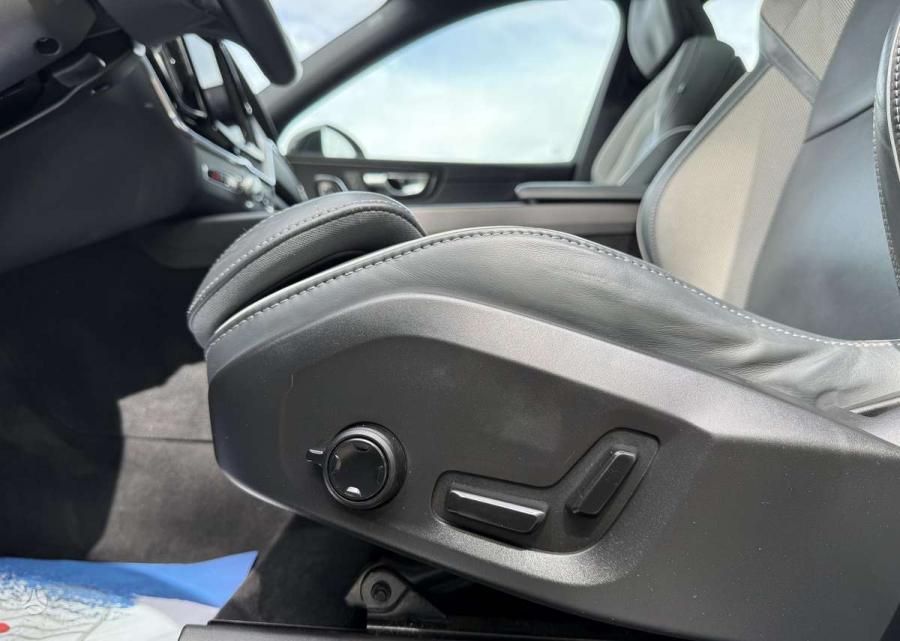Melns Volvo XC60 2022 Viļņa, ar dzinēja tilpumu 1.97 L un nobraukumu 196 tūkst. km par 28990 €, foto 18 vietnē AUTOMOTO.COM.LV