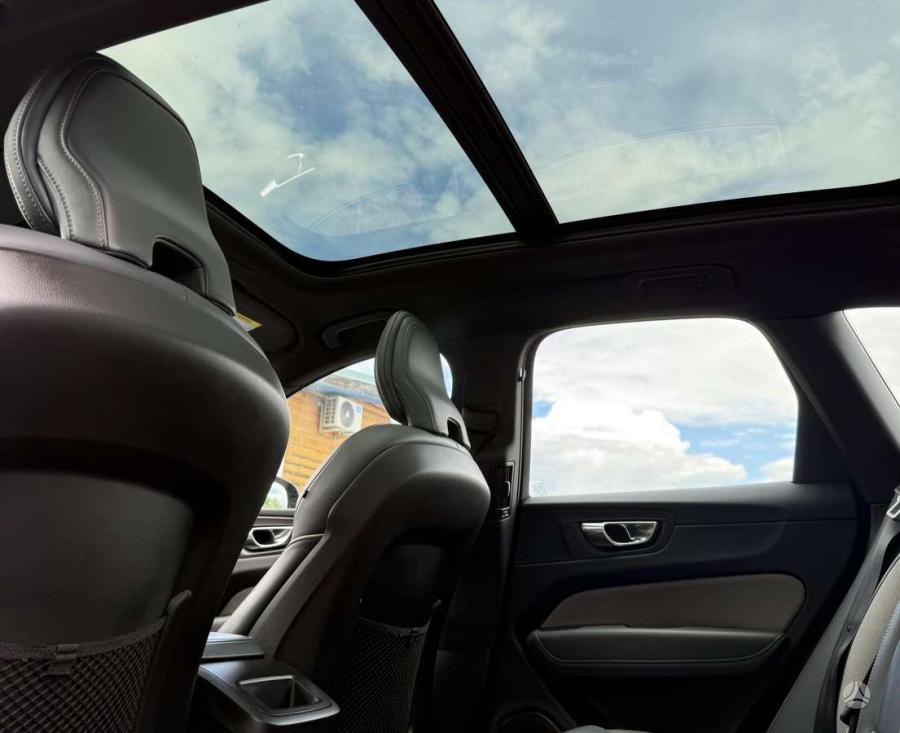 Melns Volvo XC60 2022 Viļņa, ar dzinēja tilpumu 1.97 L un nobraukumu 196 tūkst. km par 28990 €, foto 20 vietnē AUTOMOTO.COM.LV