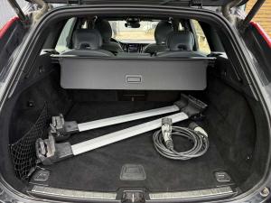 Melns Volvo XC60 2022 Viļņa, ar dzinēja tilpumu 1.97 L un nobraukumu 196 tūkst. km par 28990 €, foto 21 vietnē AUTOMOTO.COM.LV