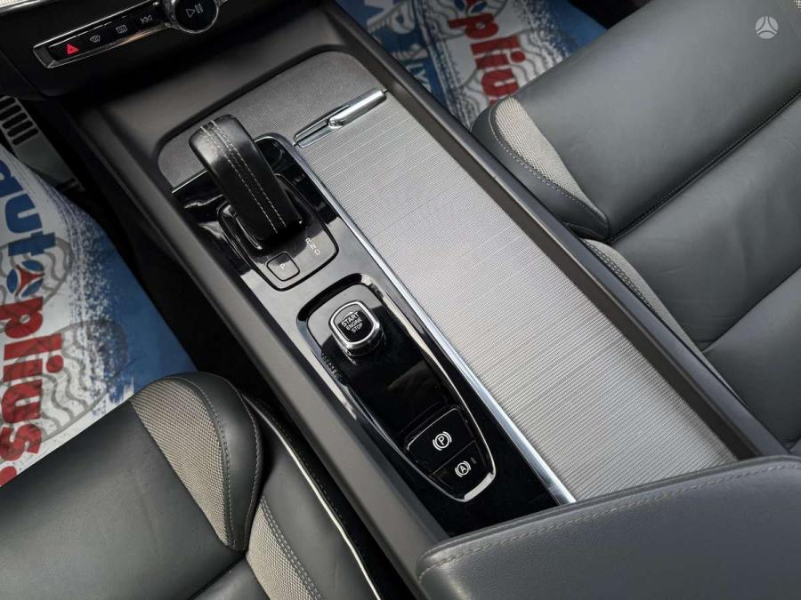 Melns Volvo XC60 2022 Viļņa, ar dzinēja tilpumu 1.97 L un nobraukumu 196 tūkst. km par 28990 €, foto 33 vietnē AUTOMOTO.COM.LV