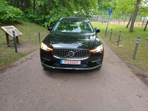 Black Volvo XC60 2022 in Vilnius, with an engine capacity of 1.97 L and mileage of 121 thousand km for 29100 €, photo 2 on AUTOMOTO.COM.LV