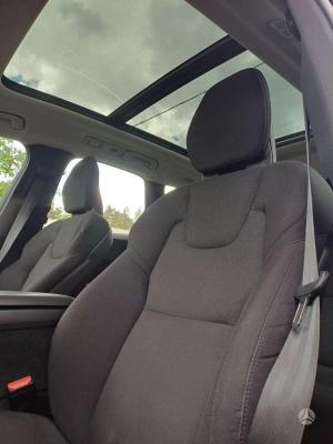 Melns Volvo XC60 2022 Viļņa, ar dzinēja tilpumu 1.97 L un nobraukumu 121 tūkst. km par 29100 €, foto 18 vietnē AUTOMOTO.COM.LV