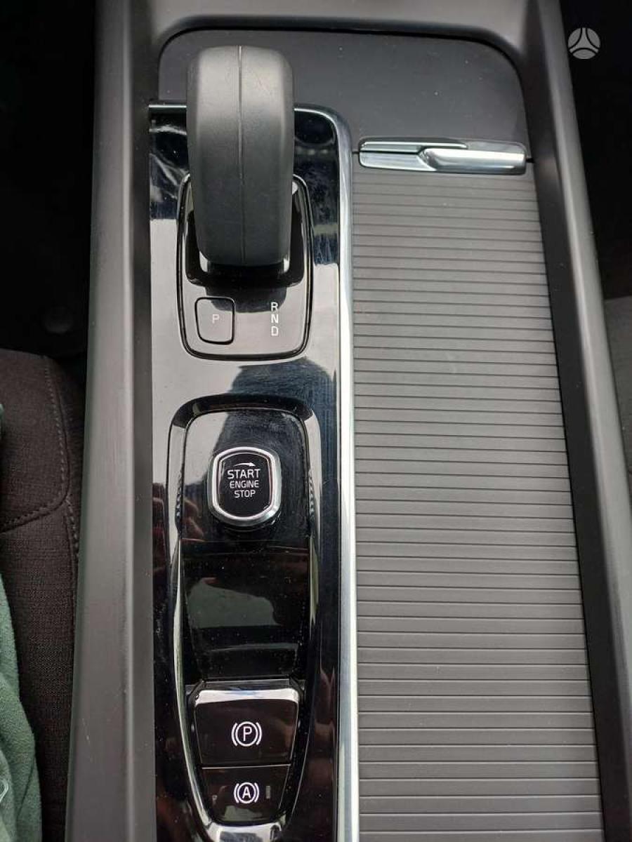 Melns Volvo XC60 2022 Viļņa, ar dzinēja tilpumu 1.97 L un nobraukumu 121 tūkst. km par 29100 €, foto 22 vietnē AUTOMOTO.COM.LV