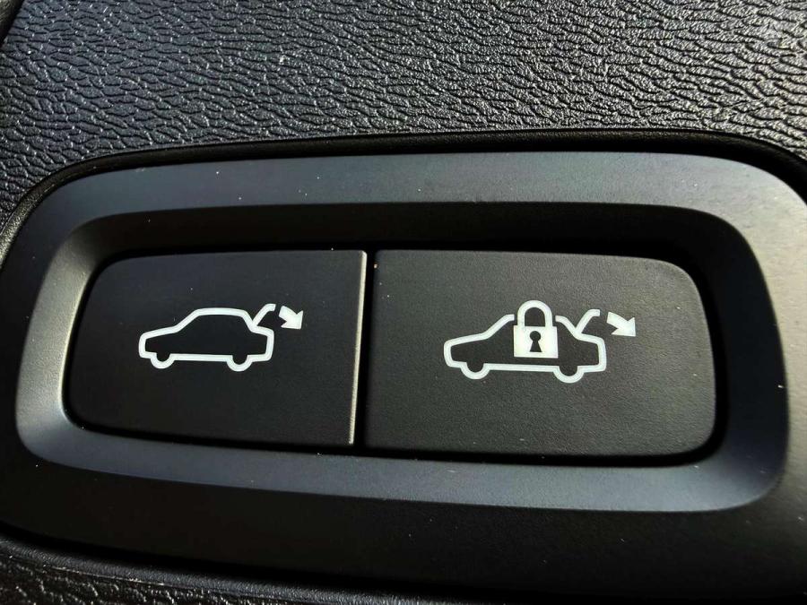 Melns Volvo XC60 2022 Kauņa, ar dzinēja tilpumu 1.97 L un nobraukumu 222 tūkst. km par 21900 €, foto 14 vietnē AUTOMOTO.COM.LV