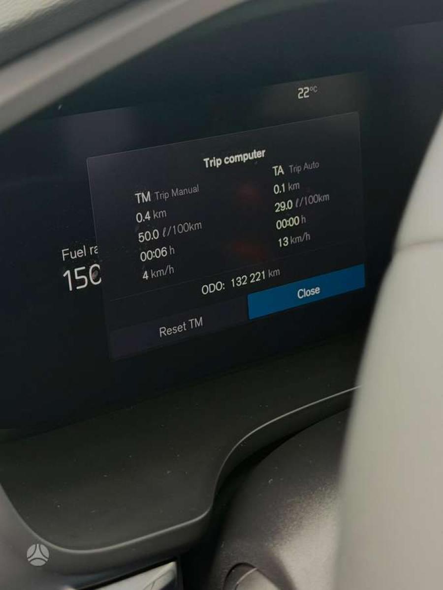 Black Volvo XC60 2022 in Marijampole, with an engine capacity of 1.97 L and mileage of 132 thousand km for 22999 €, photo 4 on AUTOMOTO.COM.LV