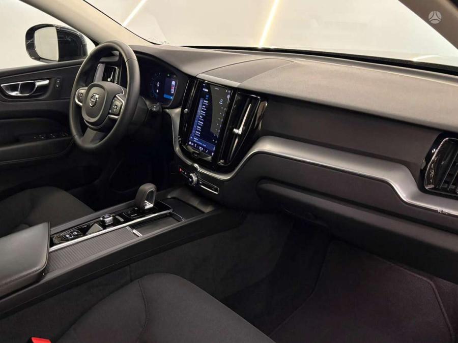 Black Volvo XC60 2022 in Marijampole, with an engine capacity of 1.97 L and mileage of 132 thousand km for 22999 €, photo 16 on AUTOMOTO.COM.LV