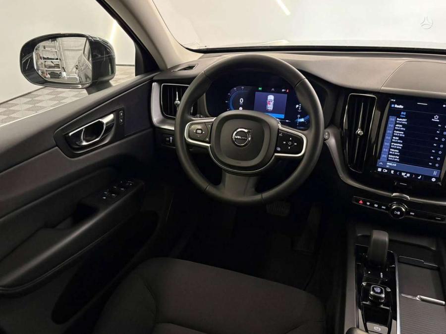 Black Volvo XC60 2022 in Marijampole, with an engine capacity of 1.97 L and mileage of 132 thousand km for 22999 €, photo 19 on AUTOMOTO.COM.LV