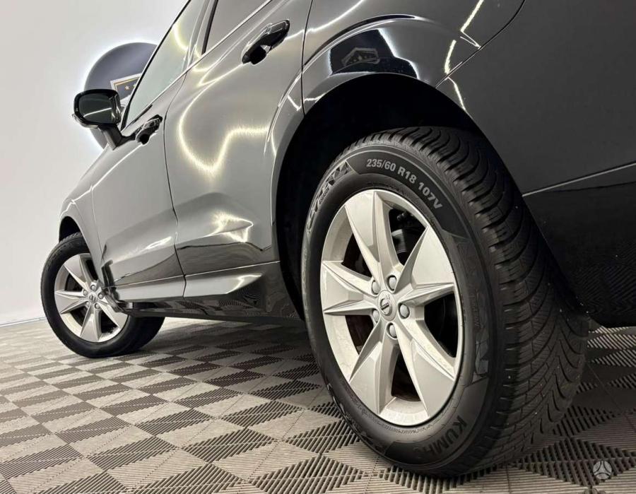 Black Volvo XC60 2022 in Marijampole, with an engine capacity of 1.97 L and mileage of 132 thousand km for 22999 €, photo 22 on AUTOMOTO.COM.LV