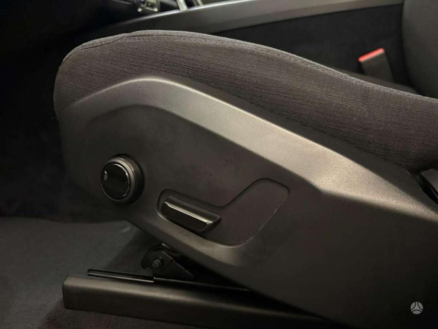 Black Volvo XC60 2022 in Marijampole, with an engine capacity of 1.97 L and mileage of 132 thousand km for 22999 €, photo 26 on AUTOMOTO.COM.LV