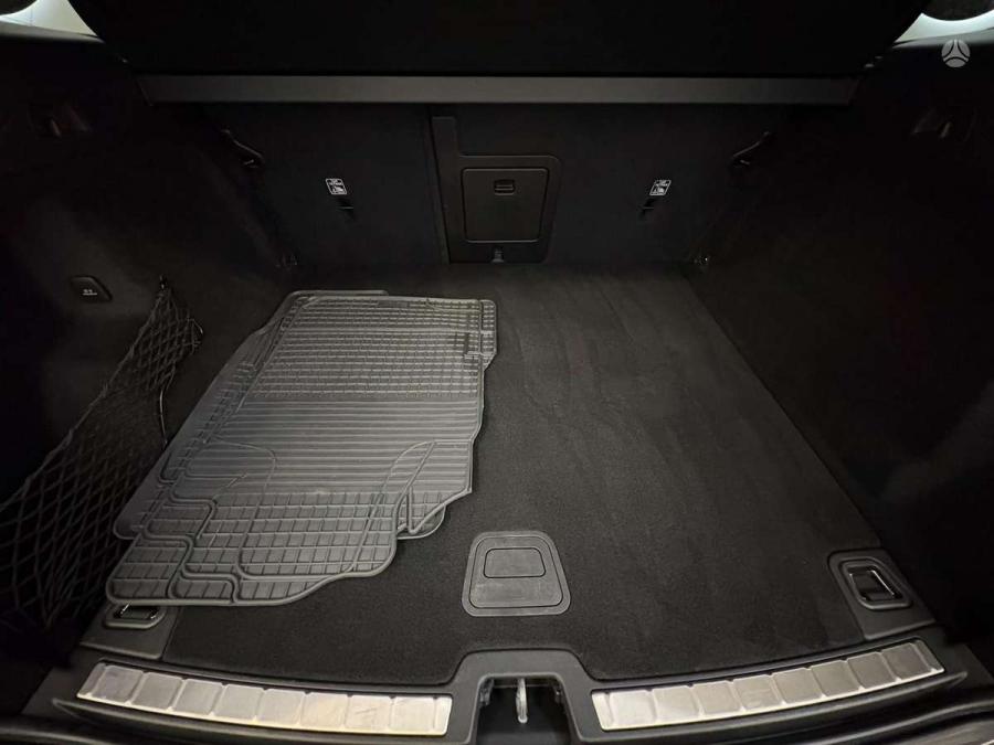 Black Volvo XC60 2022 in Marijampole, with an engine capacity of 1.97 L and mileage of 132 thousand km for 22999 €, photo 32 on AUTOMOTO.COM.LV