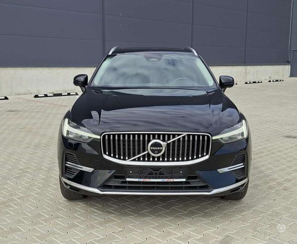 Black Volvo XC60 2022 in Siauliai, with an engine capacity of 1.97 L and mileage of 164 thousand km for 31950 €, photo 6 on AUTOMOTO.COM.LV