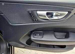 Melns Volvo XC60 2022 Šauļi, ar dzinēja tilpumu 1.97 L un nobraukumu 164 tūkst. km par 31950 €, foto 29 vietnē AUTOMOTO.COM.LV