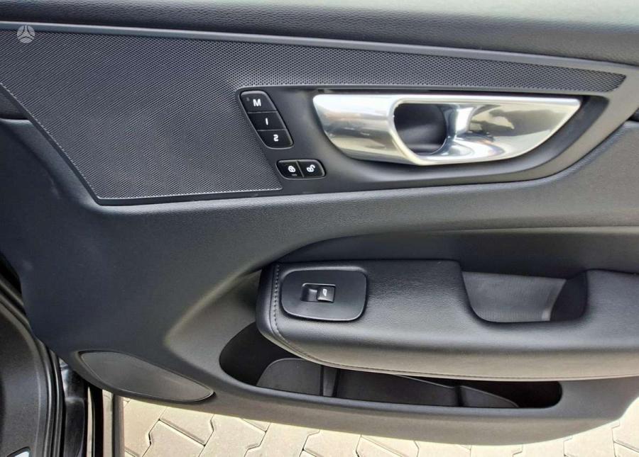 Melns Volvo XC60 2022 Šauļi, ar dzinēja tilpumu 1.97 L un nobraukumu 164 tūkst. km par 31950 €, foto 29 vietnē AUTOMOTO.COM.LV