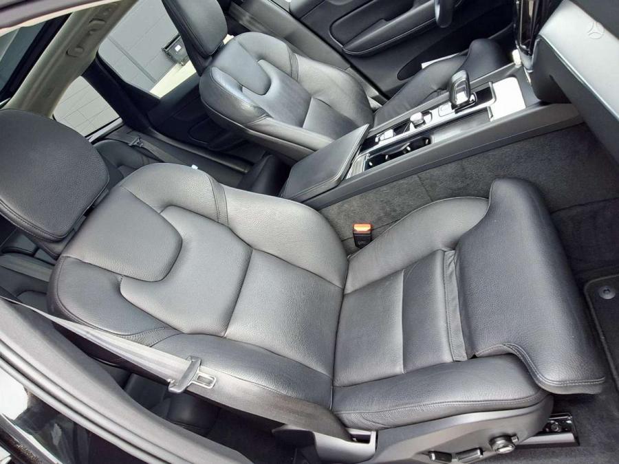 Melns Volvo XC60 2022 Šauļi, ar dzinēja tilpumu 1.97 L un nobraukumu 164 tūkst. km par 31950 €, foto 32 vietnē AUTOMOTO.COM.LV
