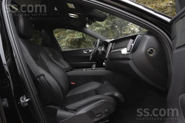 Black Volvo XC60 2022 in Jelgava, with an engine capacity of 2.00 L and mileage of 0 thousand km for 28500 €, photo 8 on AUTOMOTO.COM.LV